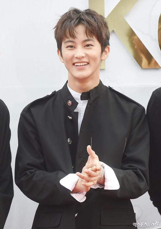 [엑's HD] NCT 127 마크 '귀여운 웃음'