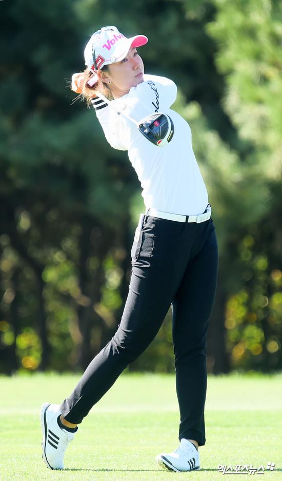 [엑's HD] 최운정 '가녀린 몸에서 이런 힘이?' (LPGA KEB하나은행 챔피언십)