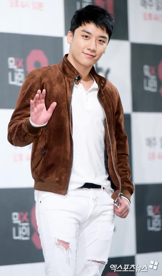 승리, YG 신규 계열사 YGX 대표됐다…명함 공개