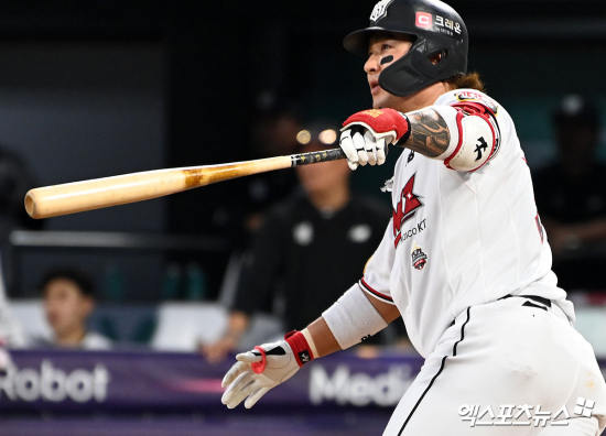 '국민거포' 박병호, KBO 역대 68번째 1300안타 고지 밟았다