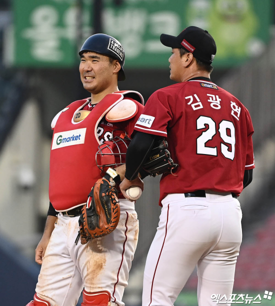 미리 보는 KS, 홈런 3방 터뜨린 SSG가 웃었다...LG 7연승 마감 [잠실:스코어]