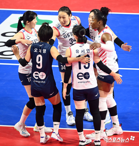 '모마 18득점' GS, '김희진 13득점' IBK에 셧아웃 승리