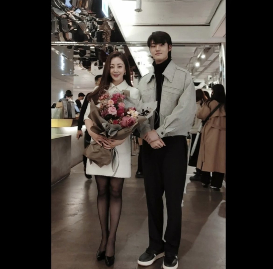 오나라, 'SKY캐슬' 속 아들 188cm 훈남 됐네 "엄마 응원하러"