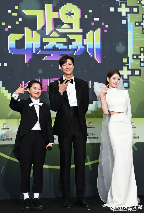 김신영-나인우-장원영 '2022 KBS 가요대축제 3MC'[엑's HD포토]