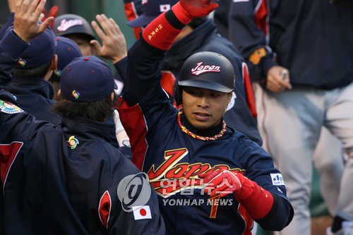 이진영 어깨에 당했던 日 국대 "WBC 4번타자, 오타니보다 무라카미"