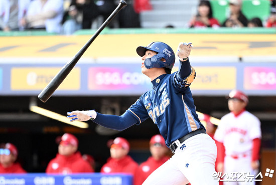 0의 균형 깬 김성욱의 짜릿한 투런포! NC, SSG 4-3 꺾고 87.5% 확률 잡았다 [준PO1]