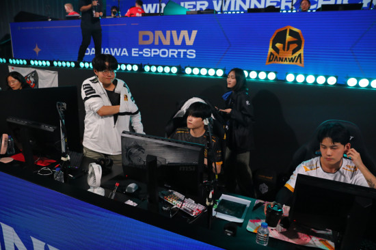 TWIS '미라마' 선전에... 다나와, 2위 하락 '7점 차' [PGC 2023]