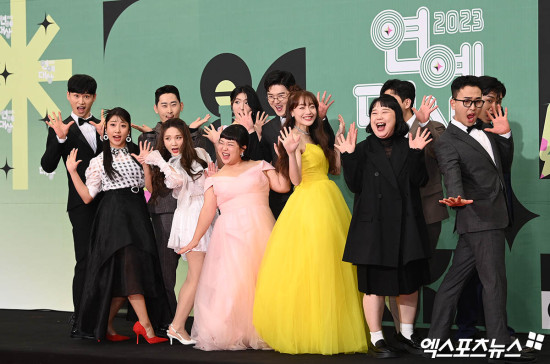 KBS 33기 신인 개그맨들 '유쾌한 포즈로'[엑's HD포토]