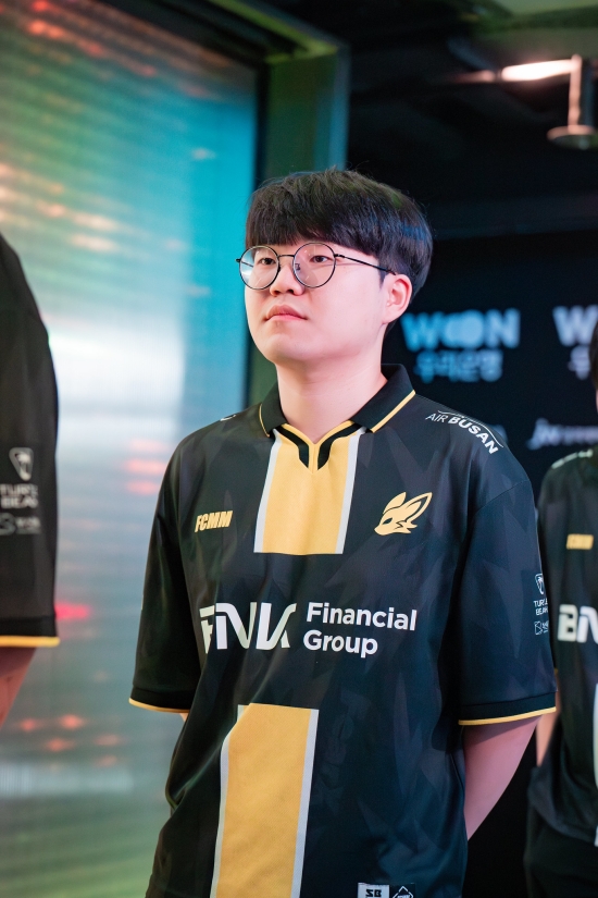 '우린 서부의 여우가 될거야!'…BNK, 뛰어난 교전력으로 1세트 DK 제압 (LCK)