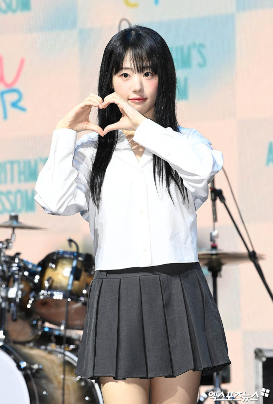 QWER 히나 '바위게들 향한 하트'[엑's HD포토]