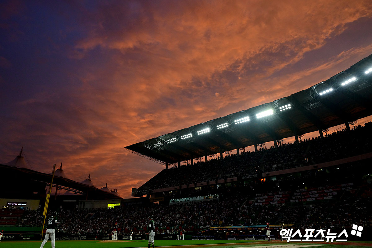 KIA-SSG ‘SSG 11번째 홈경기 매진’[포토]