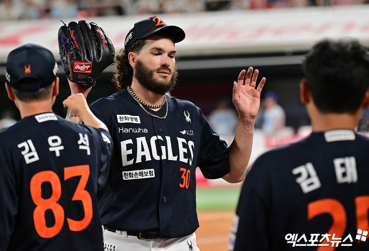폰세, KBO 최다 기록까지 딱 2승 남았다…19G ERA 1.85→169K→12승0패 '범접불가 에이스' [수원 현장]