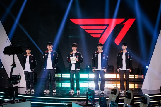 T1, G2 2:0 완파…EWC 3위 등극 (EWC)