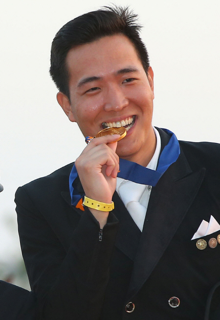 '회장님+AG 金3 아드님' 함께 왔다…한화 'KBO 44년사 최초' 대기록 수립!→홈+원정 30경기 연속 완판 [대전 현장]