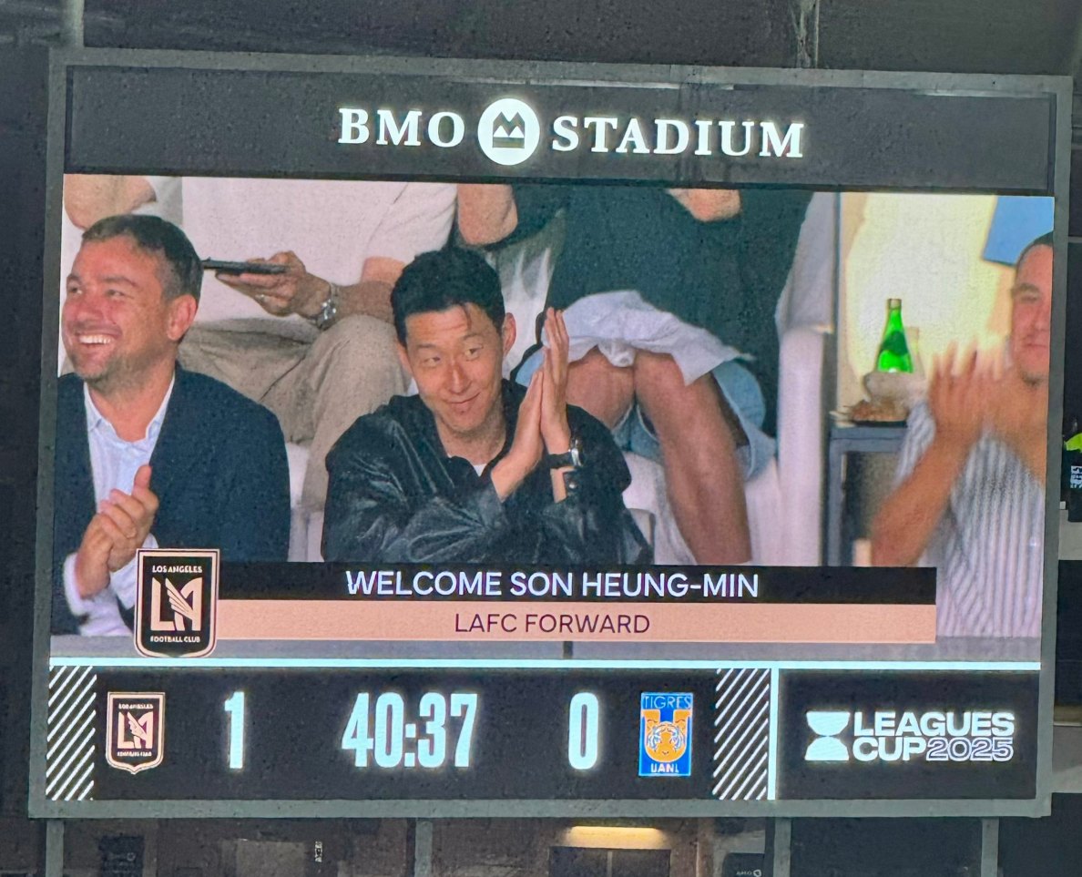 "LAFC 공격수 손흥민" 오피셜급 속보 전광판으로 터졌다!…7일 오전 6시 공식 발표 "팬들도 SON 입장에 열광"