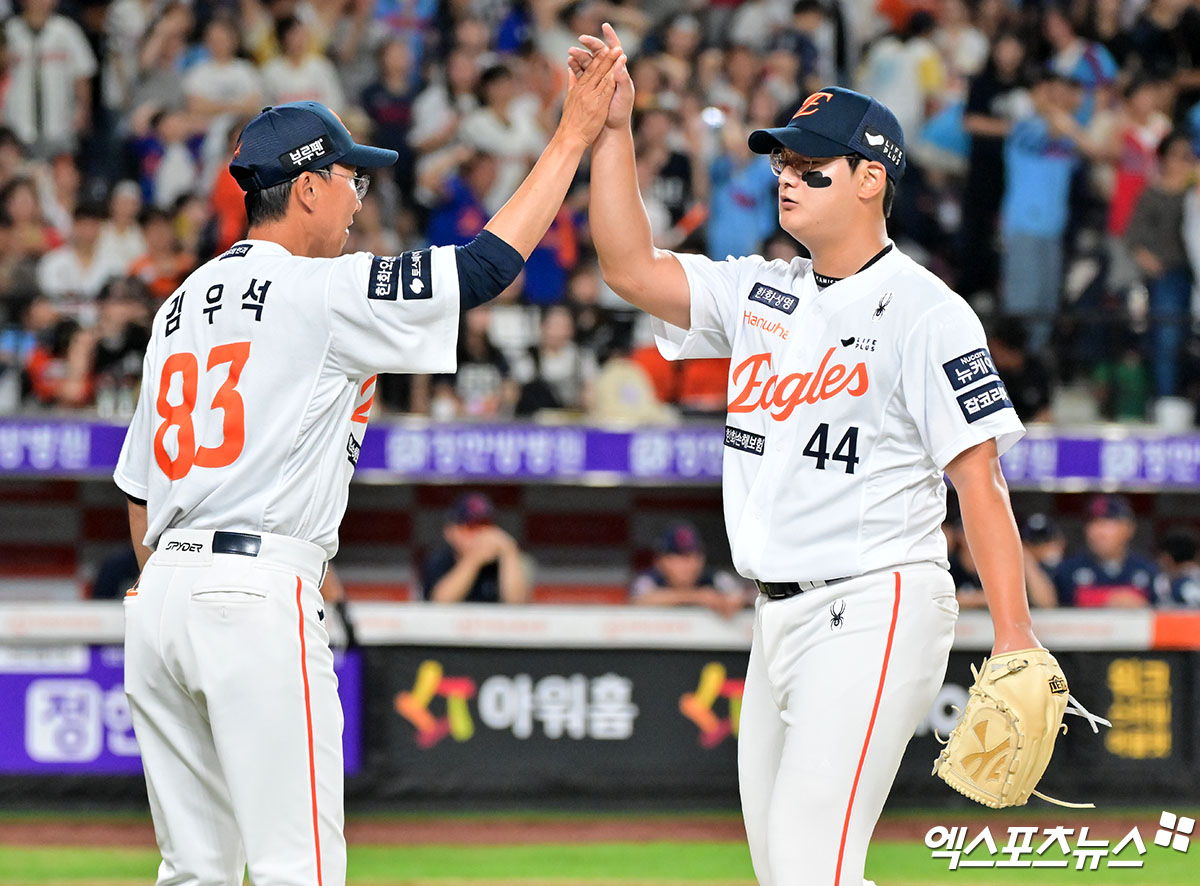 폰세, 'KBO 대기록 2개' 한꺼번에 썼다! 최초 15연승+최소경기 200K 동반 작성…한화는 롯데 2-0 제압→김경문 감독 통산 1000승 위업 [대전:스코어]