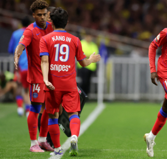 '976억 터졌는데 왜?' 이강인 미스터리!…'파리 탈출' 원한 PSG 후보급, 여럿 떠났다 'LEE 잔류'