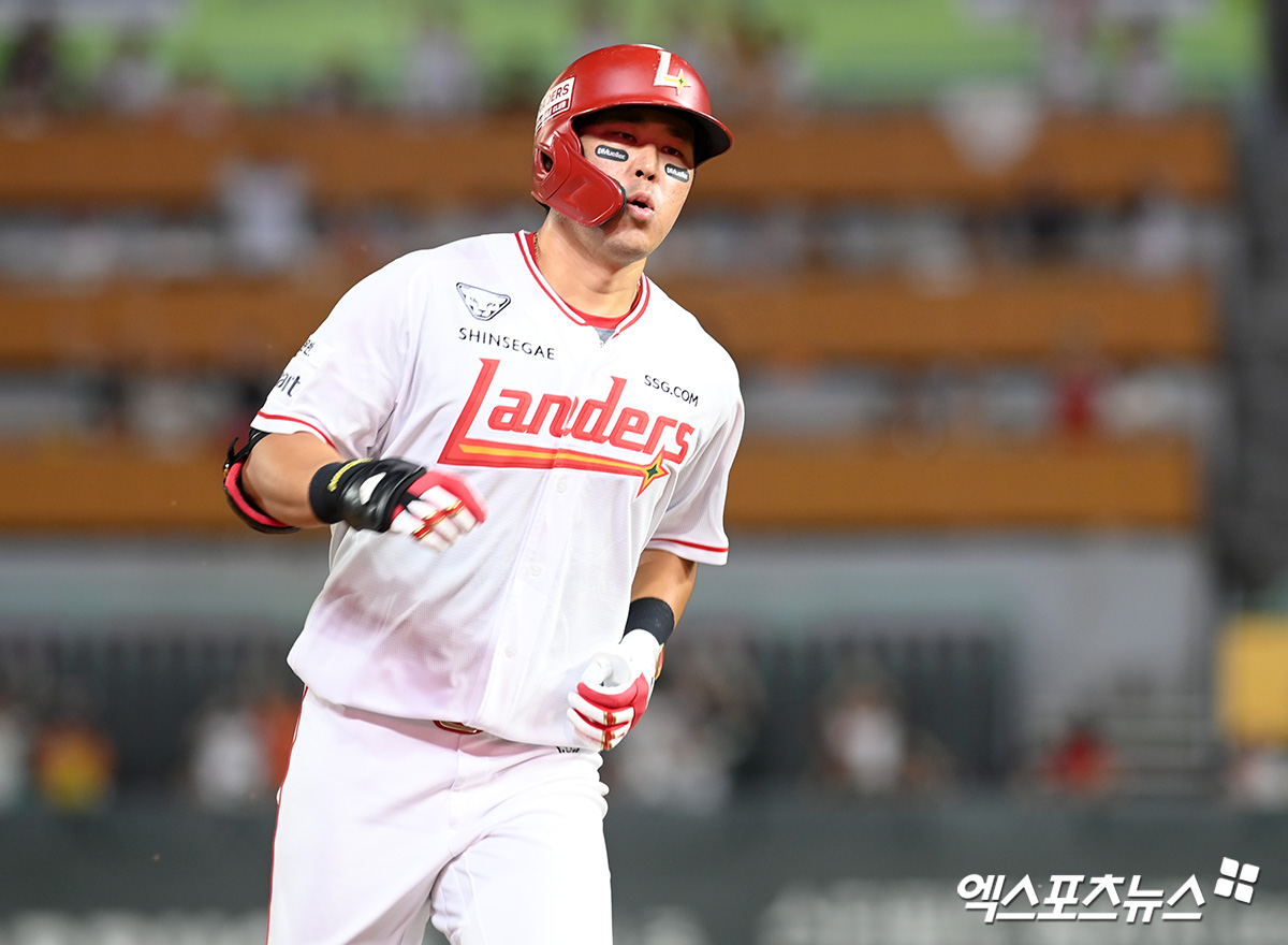 LG까지 삼킨 SSG, 김광현 '2000K' 앞세워 파죽의 5연승…3위 수성 청신호 [잠실:스코어]