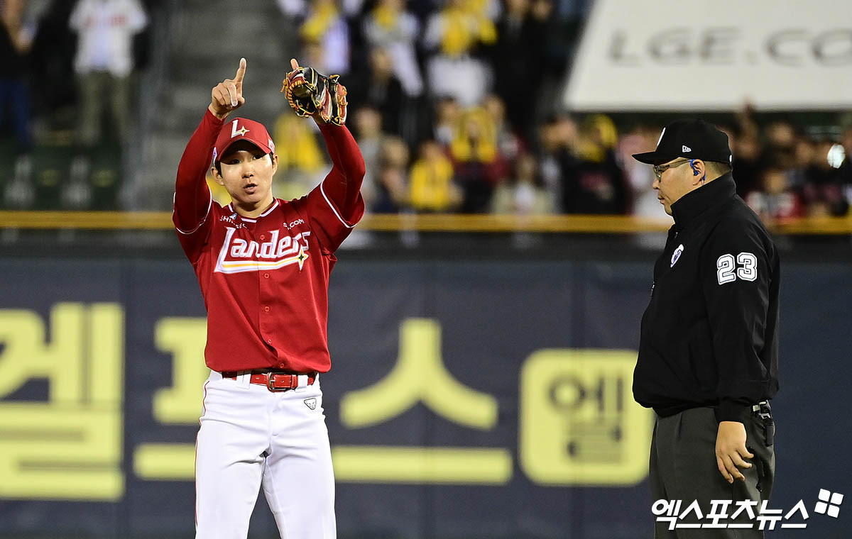 LG까지 삼킨 SSG, 김광현 '2000K' 앞세워 파죽의 5연승…3위 수성 청신호 [잠실:스코어]