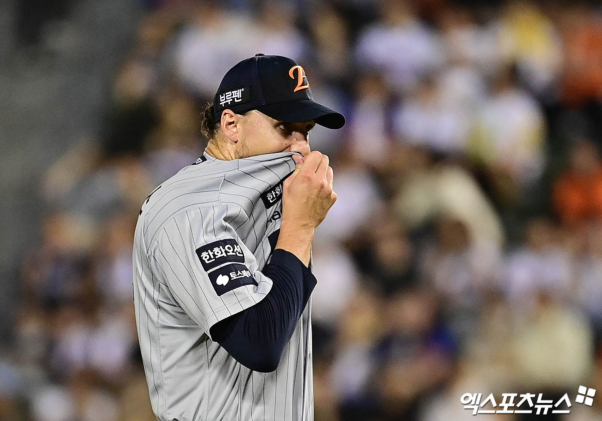 '대전예수' 무너진 한화, KBO 최초 200K 2명 배출에도 눈물…LG와 3.5경기 차 악조건 [잠실 현장]