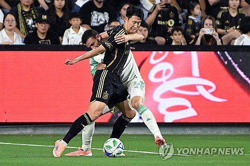 '손흥민 결승골 기점' LAFC, 오스틴 상대 이번 시즌 첫 승…PO 1차전서 2-1 격파→8강 보인다! [MLS PO 리뷰]