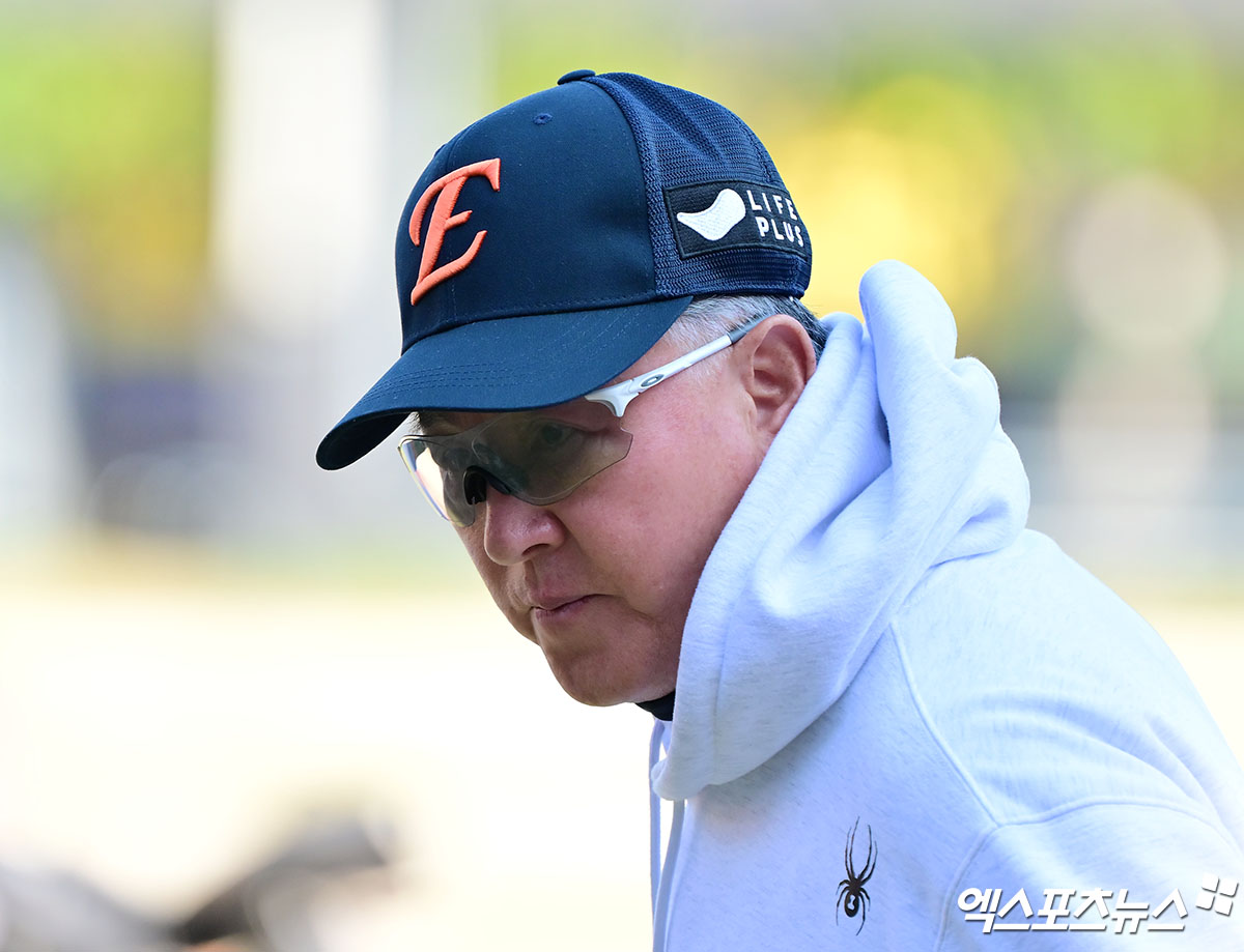 '오늘 지면 끝' 한화, 류현진까지 '불펜 대기' 자청했다…달감독 "나올 수 있는 투수 모두 준비" [KS5]