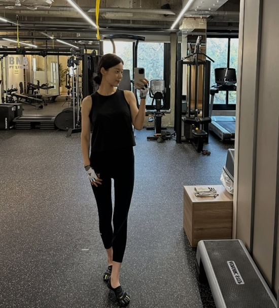 '검사♥' 한지혜, 171cm·51kg 황금 비율 비법 있었다…"오늘도 불태워" [★해시태그]